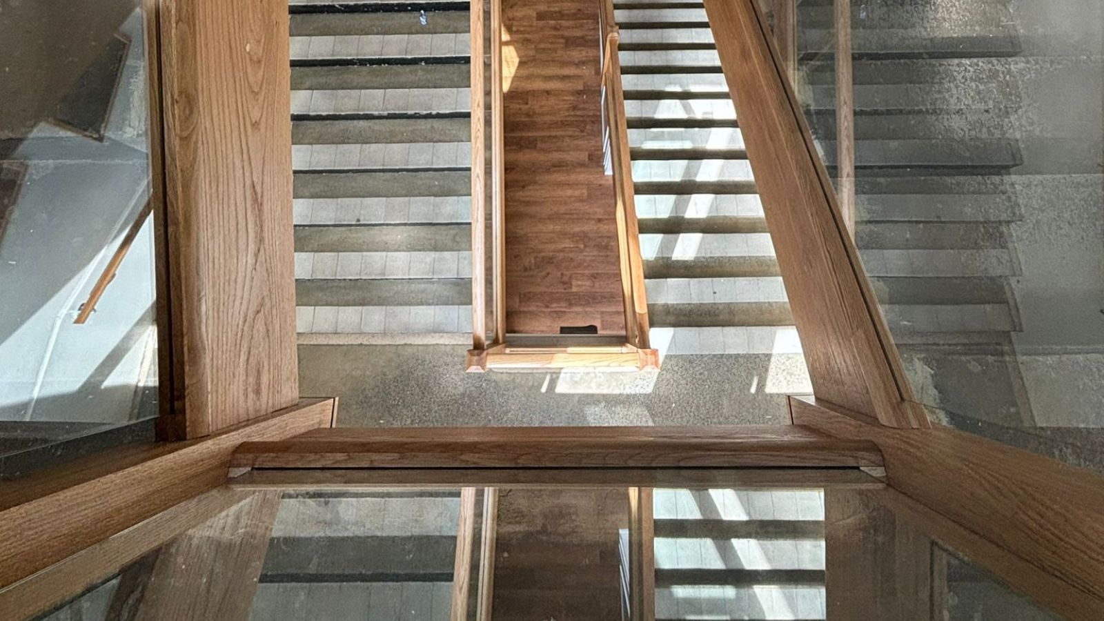 ELEVATING HERITAGE: A MODERN STAIRCASE TRANSFORMATION - Hampshire ...